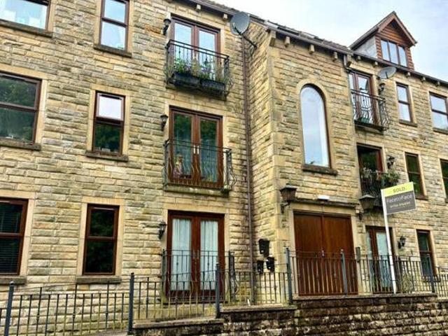 Palma Street, Todmorden, 2 Bedroom Flat