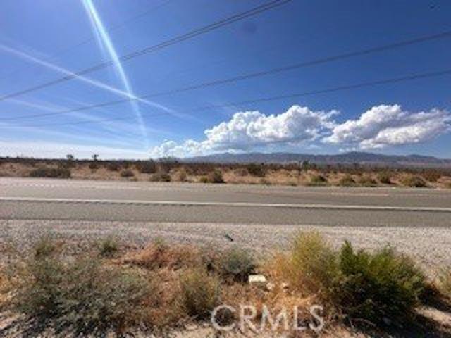 Palmdale Rd, Phelan, CA 92372