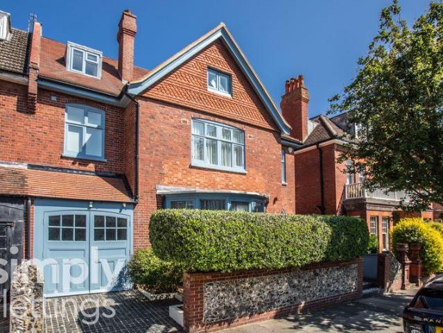 Palmeira Avenue, Hove 8 bed house to rent £6,000 pcm £1,385 pw