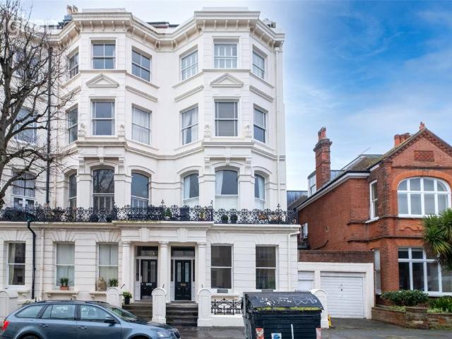 Palmeira Avenue, Hove, BN3 3 bed maisonette to rent £2,250 pcm £519 pw