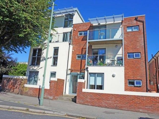 Palmeira Avenue, Hove BN3, 1 bed flat to rent, £1,400 pcm | PrimeLocation