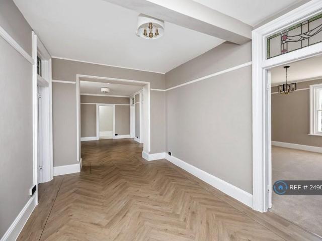 Palmeira Square, Hove, BN3 3 bed flat to rent £3,250 pcm £750 pw