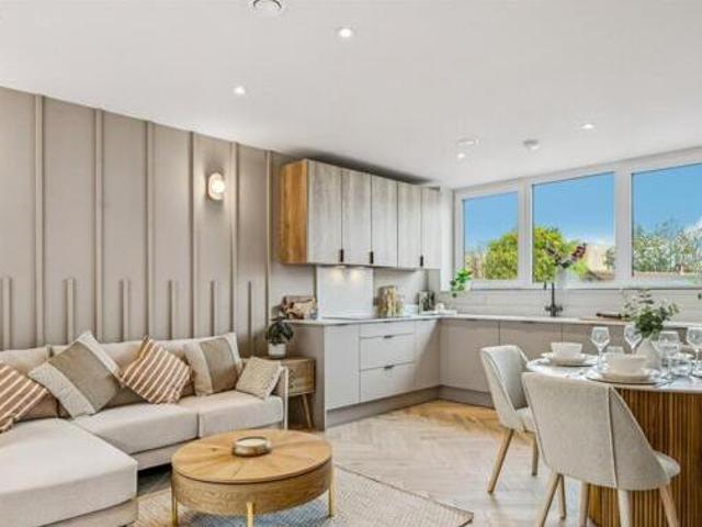 Palmertson Road, Wimbledon, 2 Bedroom Apartment