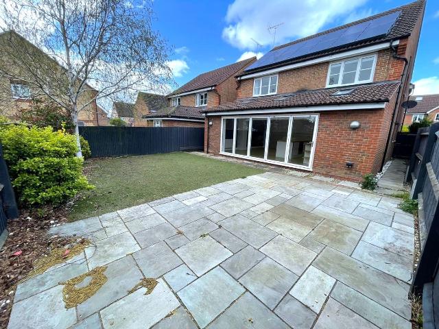 Palmer Crescent, Leighton Buzzard LU7, 4 bed detached house to rent, £2,200 pcm | PrimeLocation