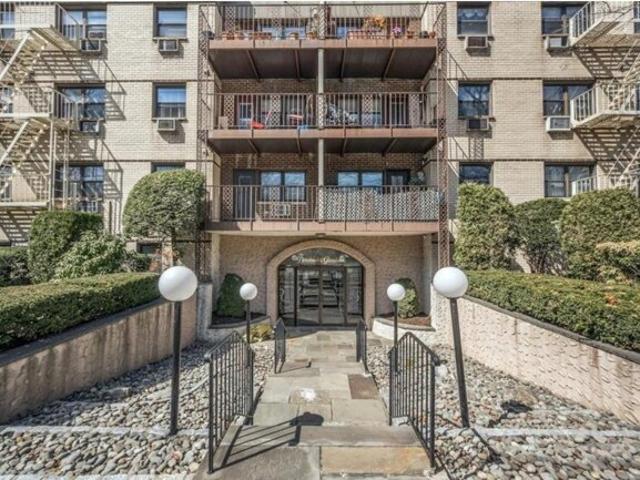 Palmer Ave Apt A, New Rochelle, Property For Sale