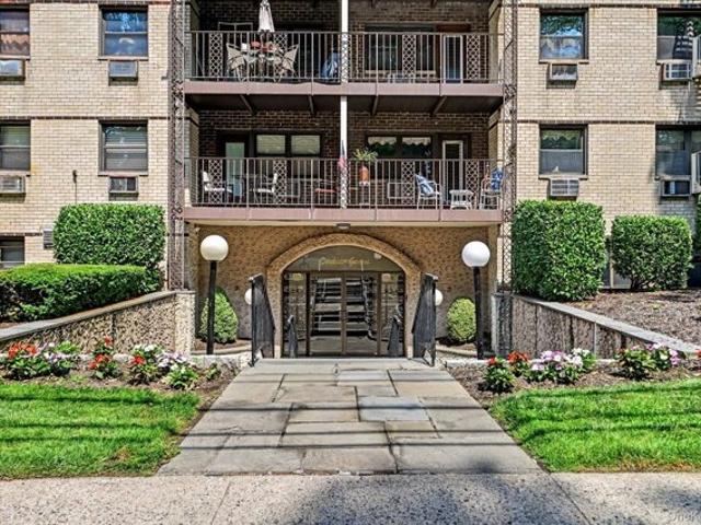 Palmer Ave Apt D, New Rochelle, Property For Sale