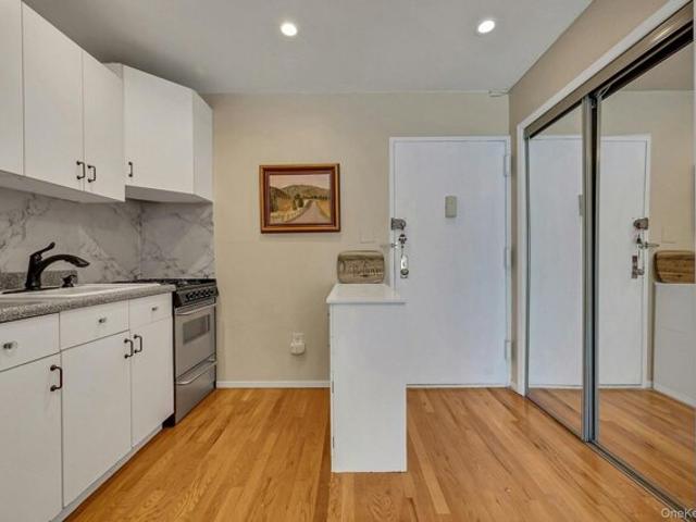 Palmer Ave Apt G, New Rochelle, Property For Sale