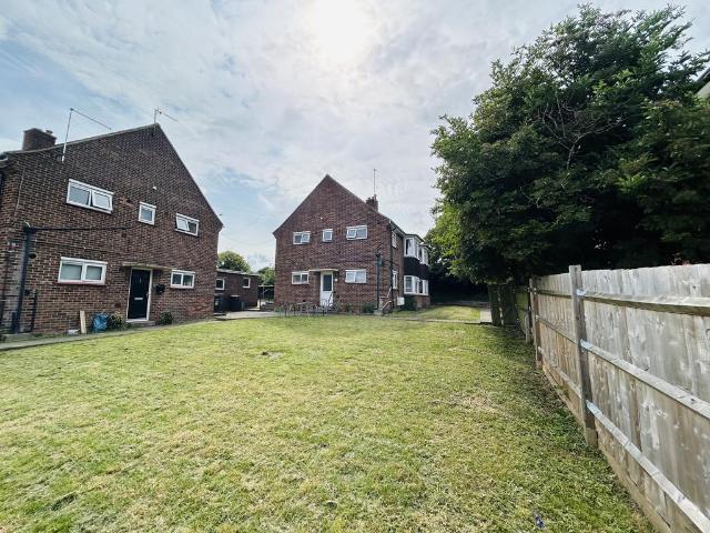 Palmer Avenue, Gravesend, DA12 1 bed maisonette to rent £1,050 pcm £242 pw