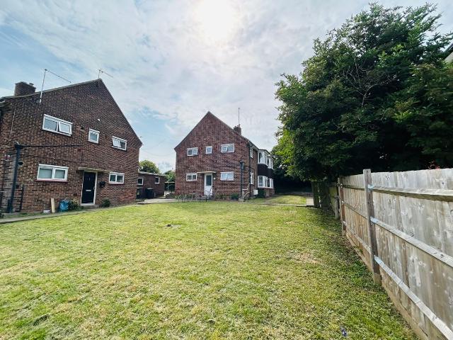 Palmer Avenue, Gravesend DA12, 1 bed maisonette to rent, £1,150 pcm | PrimeLocation