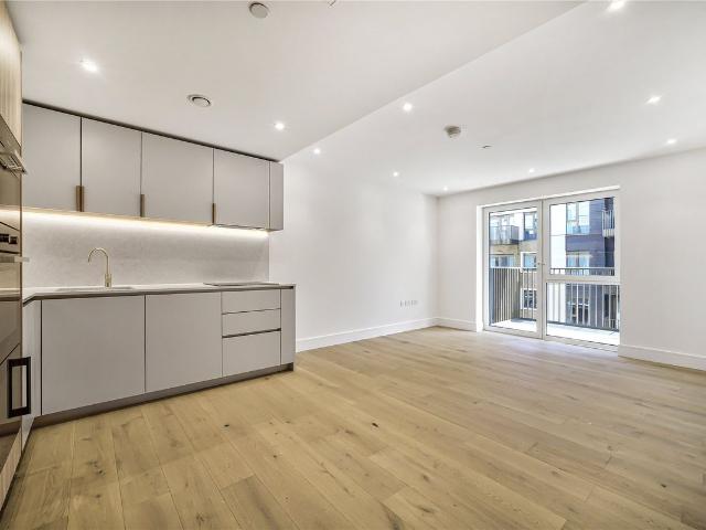 Palmer House, Parrs Way, London W6, 1 bed flat to rent, £2,950 pcm | PrimeLocation