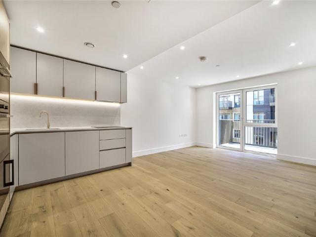 Palmer House, Parrs Way, London, W6 1 bed flat to rent £2,950 pcm £681 pw