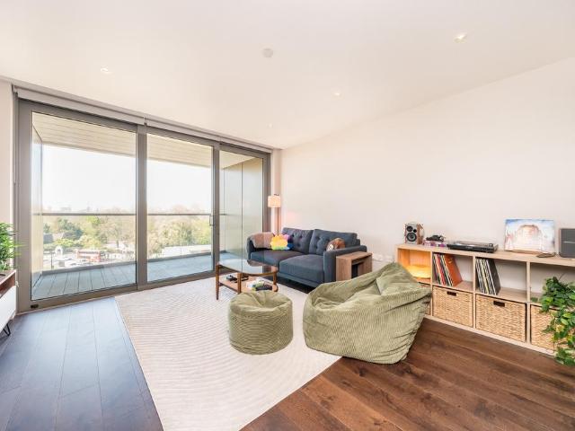 Palmer Road, London, SW11 1 bed apartment to rent £2,950 pcm £681 pw