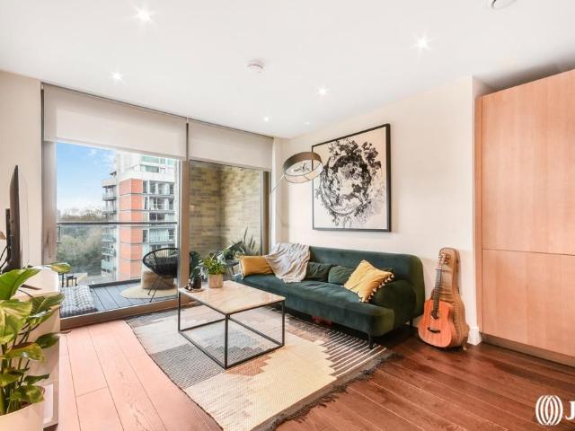 Palmer Road London SW11 1 bed flat to rent £3,163 pcm £730 pw