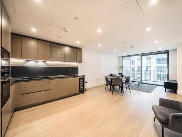 Palmer Road, London, SW11 2 bed apartment to rent £3,700 pcm £854 pw