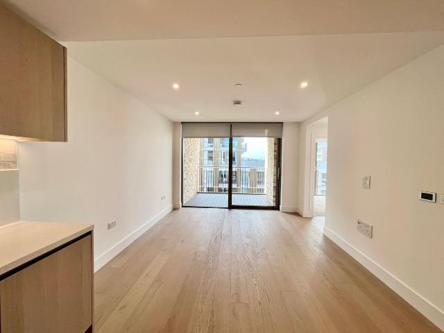 Palmer Road, London SW11, 2 bed flat to rent, £3,683 pcm | PrimeLocation