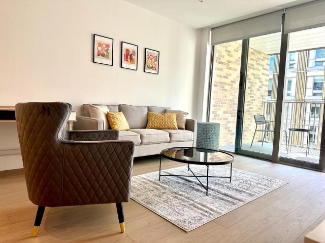 Palmer Road, London SW11, 2 bed flat to rent, £3,900 pcm | PrimeLocation