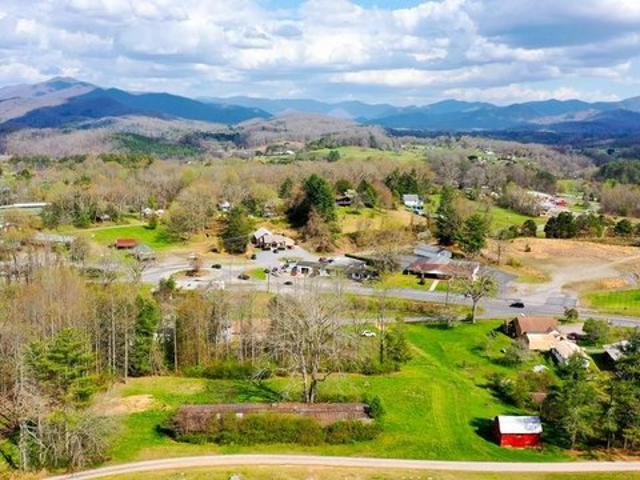 Palmer Rd, Hayesville, NC 28904