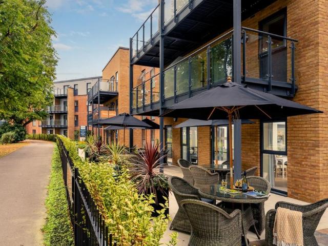 Palmers Field Avenue, Chichester PO19 1 bed retirement property to rent £3,140 pcm £725 pw