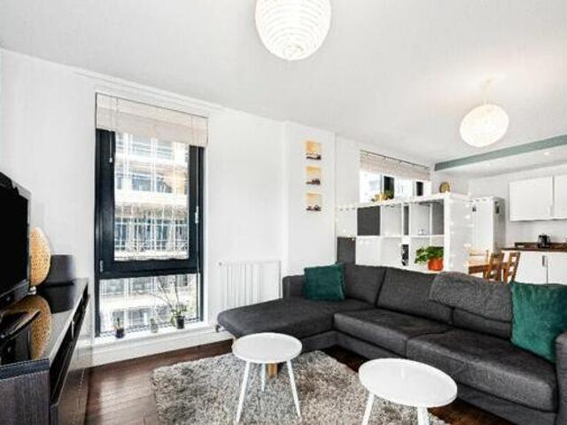 Palmers Road, London, 2 Bedroom Apartment