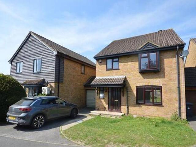 Palmerston Avenue, Langley, 4 Bedroom Link