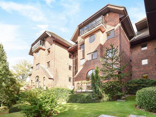 Palmerston Court, Elmfield Close. 2 bed flat to rent £1,950 pcm £450 pw