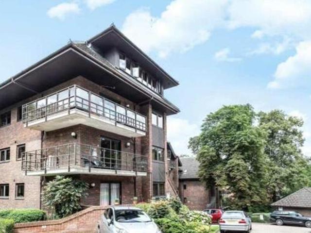 Palmerston Court, Elmfield Close, 3 Bedroom Flat