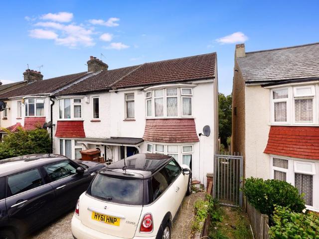 Palmerston Road, Chatham 1 bed flat to rent £1,025 pcm £237 pw