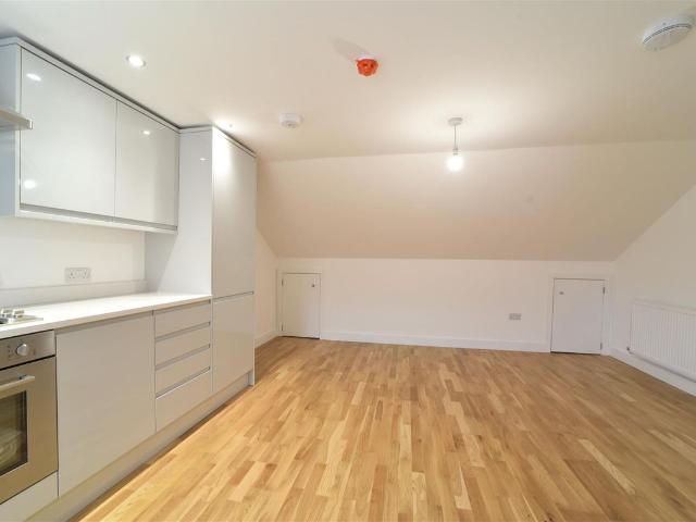 Palmerston Road, Abington NN1, 1 bed flat to rent, £825 pcm | PrimeLocation