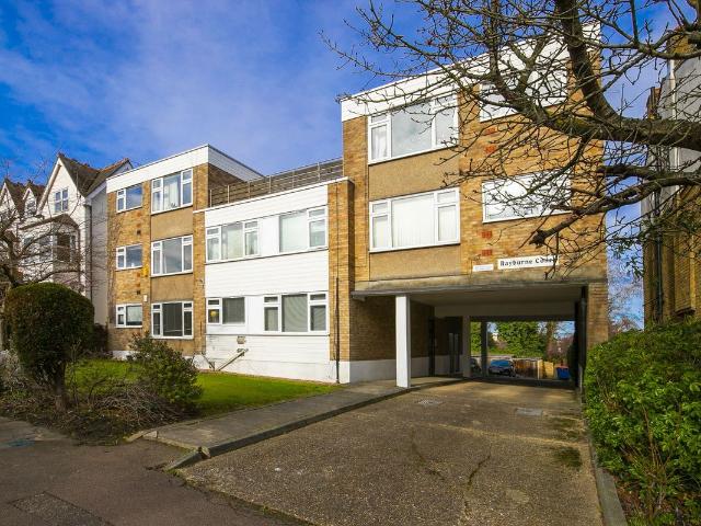 Palmerston Road, Buckhurst Hill IG9, 2 bed flat to rent, £1,700 pcm | PrimeLocation