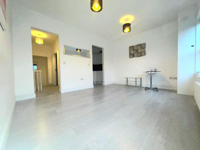 Palmerston Road, Harrow 1 bed apartment to rent £1,450 pcm £335 pw