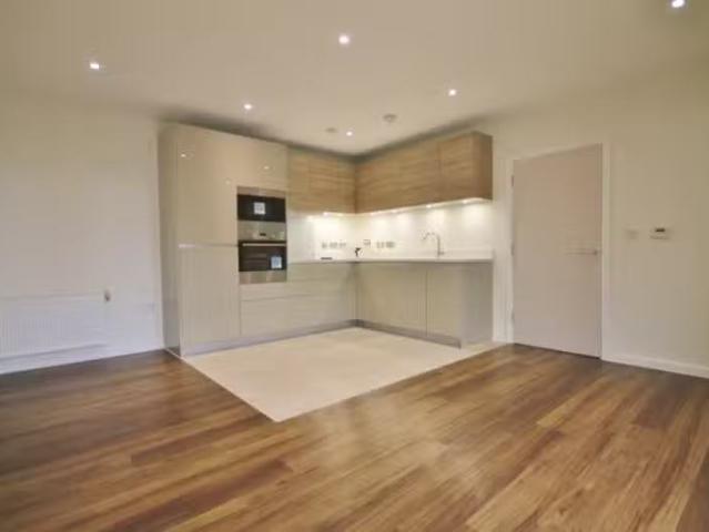 Palmerston Road, London, W3 8GJ