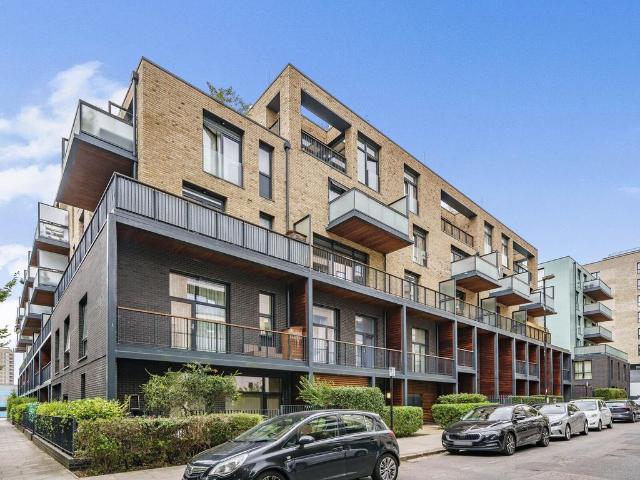 Palmerston Road, South Acton, London, W3 2 bed flat to rent £4,000 pcm £923 pw