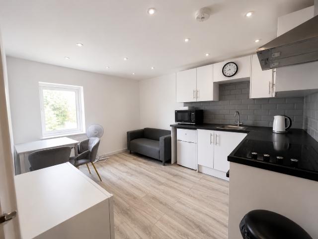 Palmerston Road, Southampton SO14, 2 bed flat to rent, £1,250 pcm | PrimeLocation