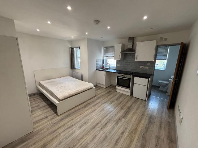 Palmerston Road, Southampton SO14, Studio to rent, £750 pcm | PrimeLocation