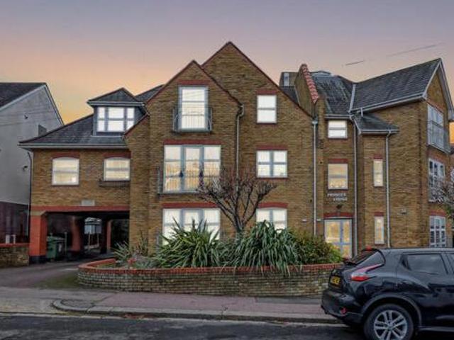 Palmerston Road, Westcliff on sea, 2 Bedroom Apartment