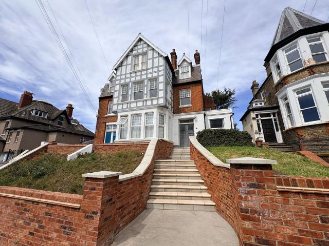 Palmerston Road, Westcliff On Sea SS0, 1 bed flat to rent, £850 pcm | PrimeLocation