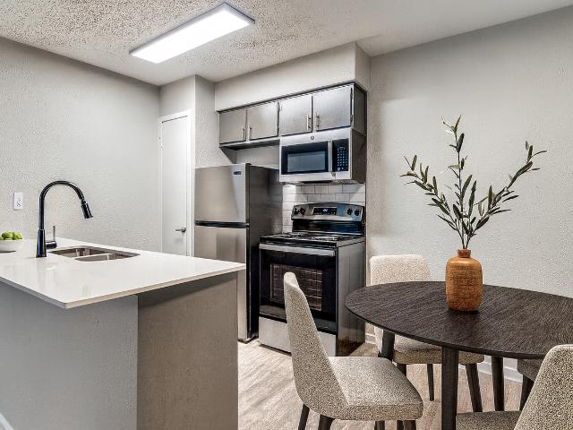 Palmilla Apartments 1 Bedroom Apartment for Rent at 932 Hilltop Dr, Irving, TX 75060
