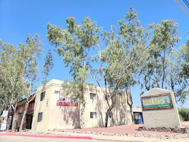 PALMS ON YAVAPAI 2 Bedroom Apartment for Rent at 201 E Yavapai Rd, Tucson, AZ 85705 Amphi