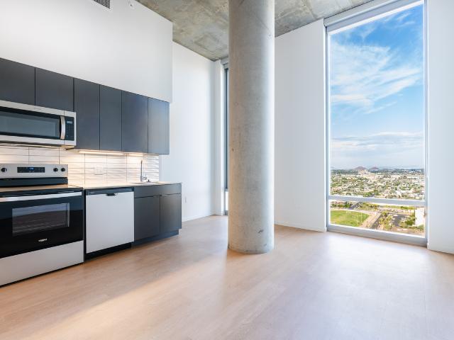 PALMTower 1 Bedroom Apartment for Rent at 440 E Van Buren St, Phoenix, AZ 85004 Downtown Phoenix