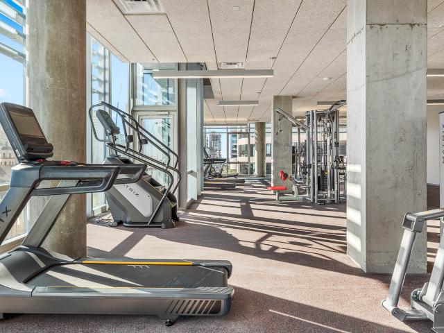 PALMTower Studio Apartment for Rent at 440 E Van Buren St, Phoenix, AZ 85004 Downtown Phoenix