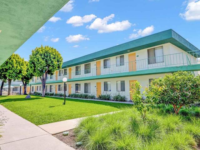 Paloma Apartments Studio Apartment for Rent at 4800 Clair Del Ave, Long Beach, CA 90807 Bixby Knolls
