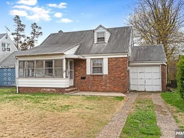 Palsa Ave, Elmwood Park, Home For Sale