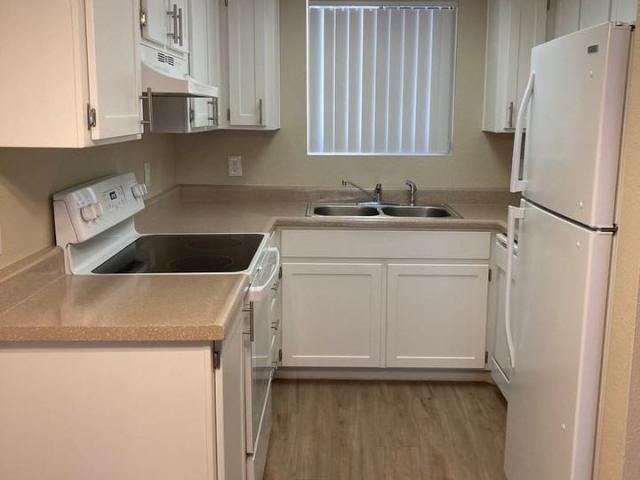 Papago Park Apartments 1 Bedroom Apartment for Rent at 5350 E Taylor St, Phoenix, AZ 85008