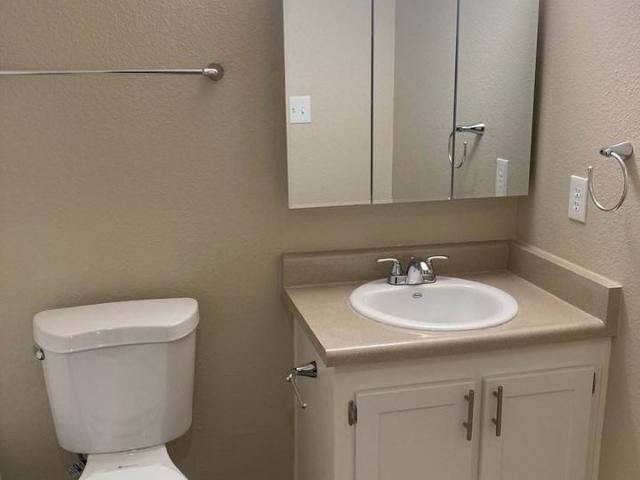 Papago Park Apartments 2 Bedroom Apartment for Rent at 5350 E Taylor St, Phoenix, AZ 85008