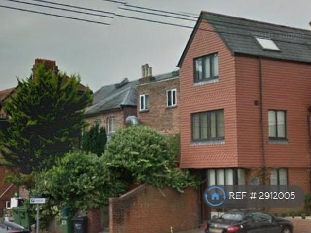 Paper Mews, Dorking, RH4 Studio to rent £1,000 pcm £231 pw