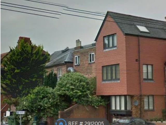 Paper Mews, Dorking RH4, Studio to rent, £1,000 pcm | PrimeLocation