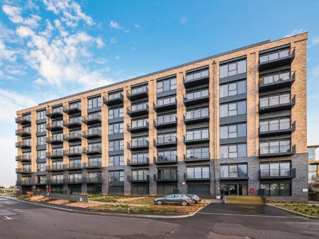 Papermill House, Oxford Road, Uxbridge 2 bed apartment to rent £2,050 pcm £473 pw