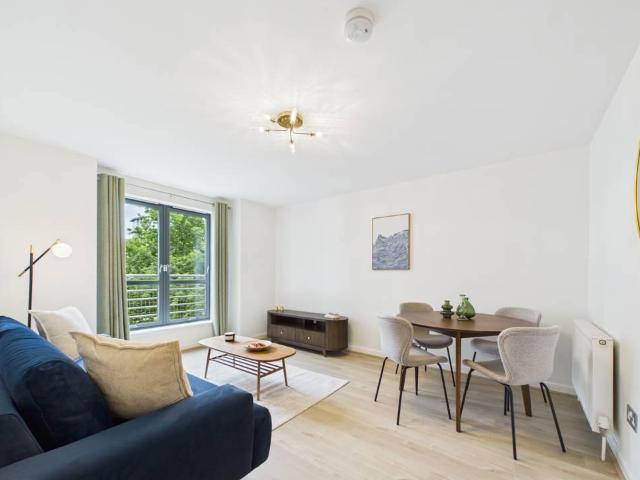 Papermill Wynd, Edinburgh. 2 bed apartment to rent £1,650 pcm £381 pw