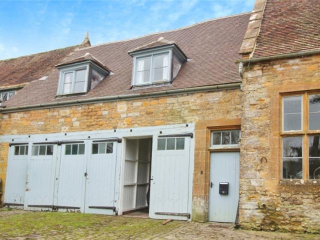 Part Furnished 1 Bed First Floor Flat/Apartment