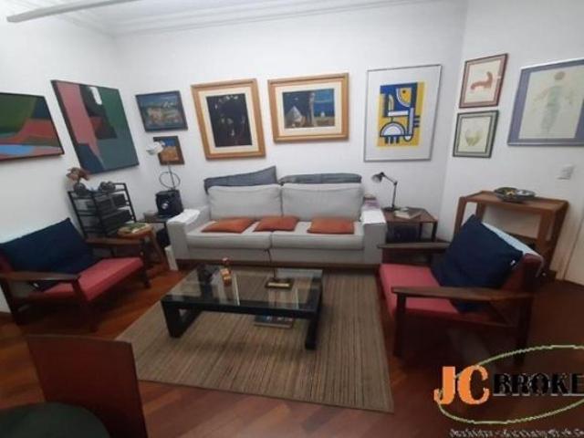 partamento com 63m² de área útil, sala para 2 ambientes, 2 dormitórios sendo 1 suíte, 2 vagas